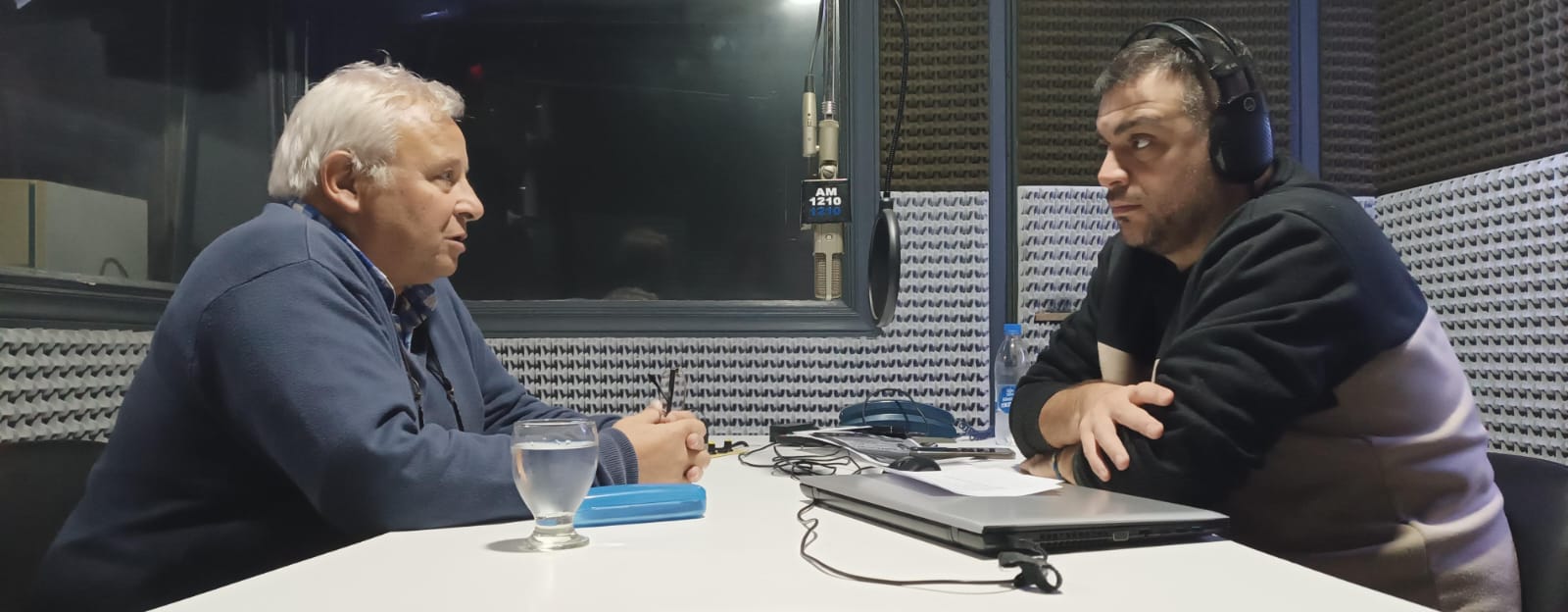 EL PROFESOR MARIO ORLANDO PASO POR LA 1210 Y TRATO LOS SIGUIENTES TEMAS ...